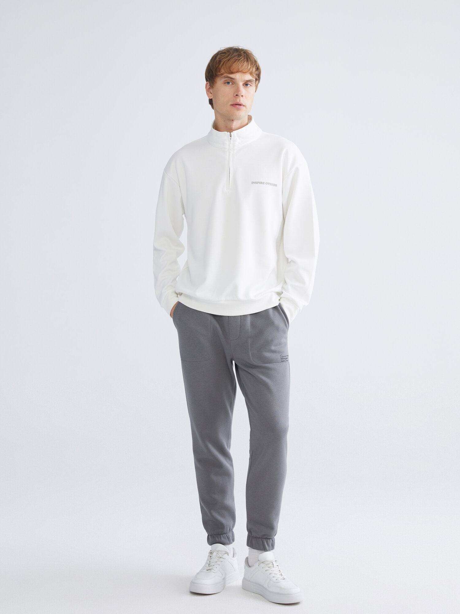 Брюки спортивные