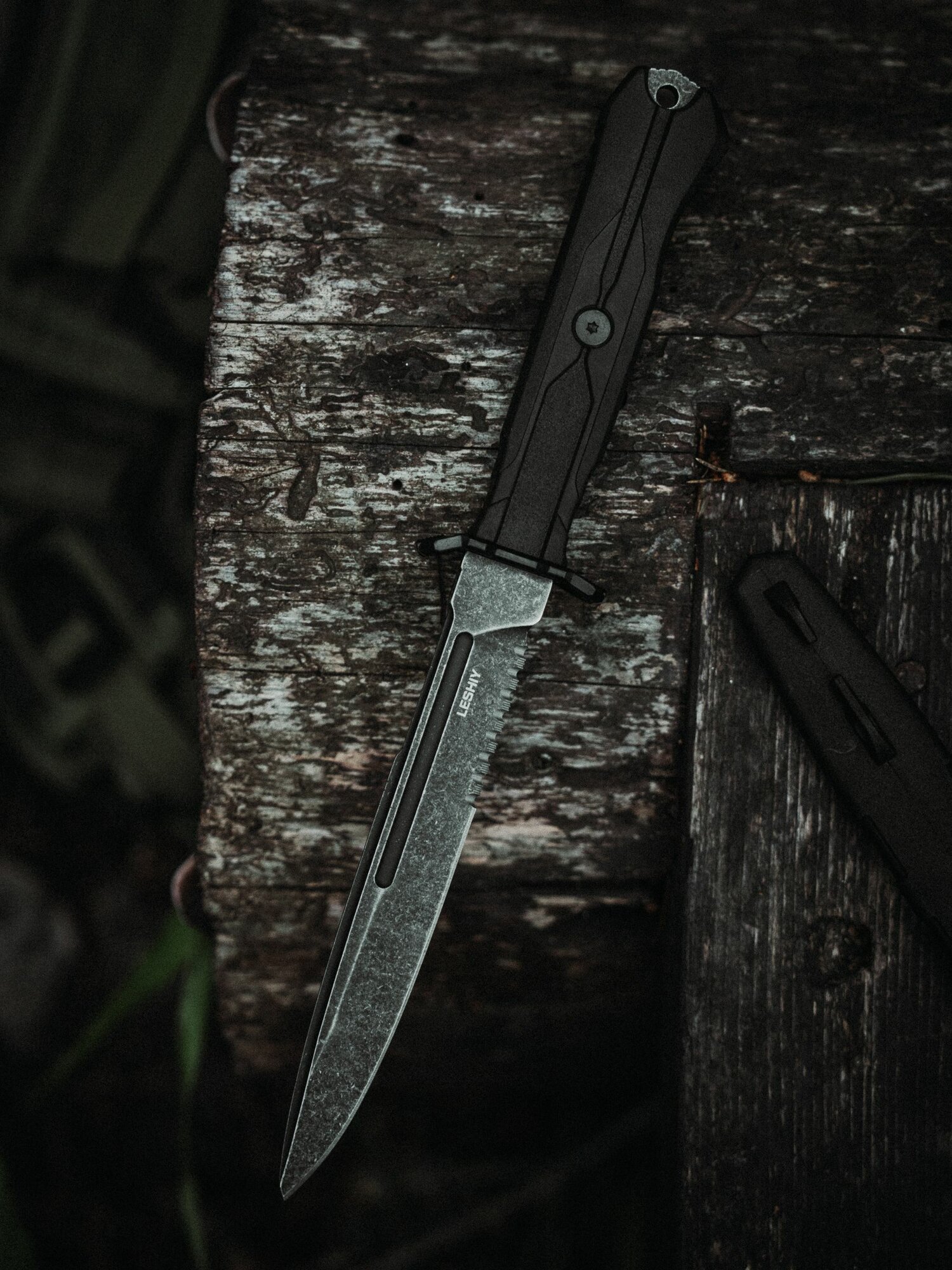 Нож тактический Леший Blackwash Black с серрейтором