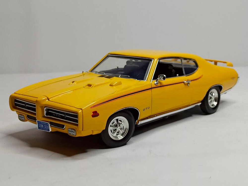 Модель коллекционная MOTORMAX Pontiac gto judge 1969 motormax 1:18