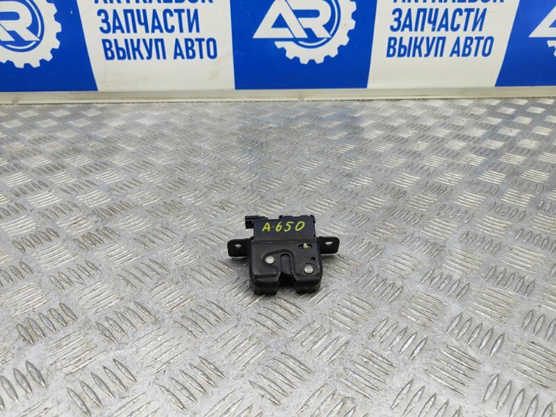 Б/У Замок багажника Renault Sandero Stepway 2 / Рено Сандеро Стэпвей 2 1.6 K7MA812 82 Л.С 2015