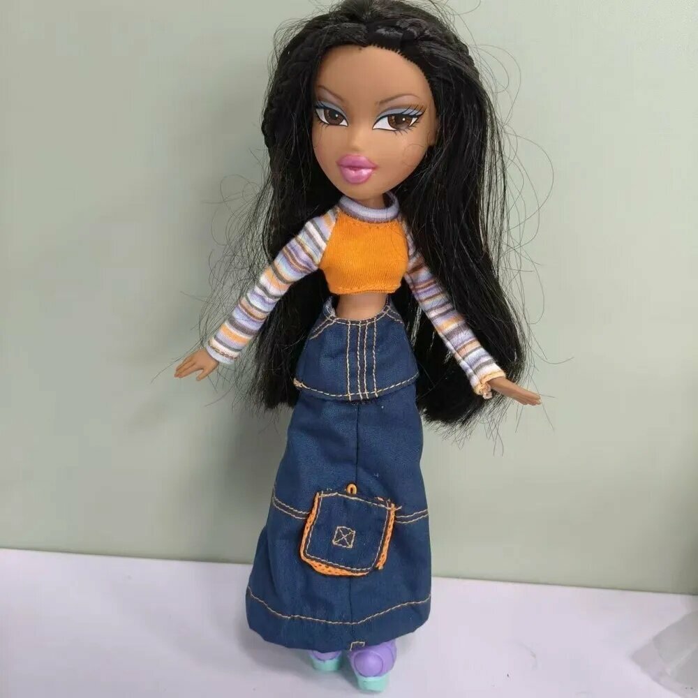 Без коробки MGA Bratz Fashion Doll Kiana Братц Модная кукла-девочка-игрушка, с одеждой, Подходит для детей старше 6 лет