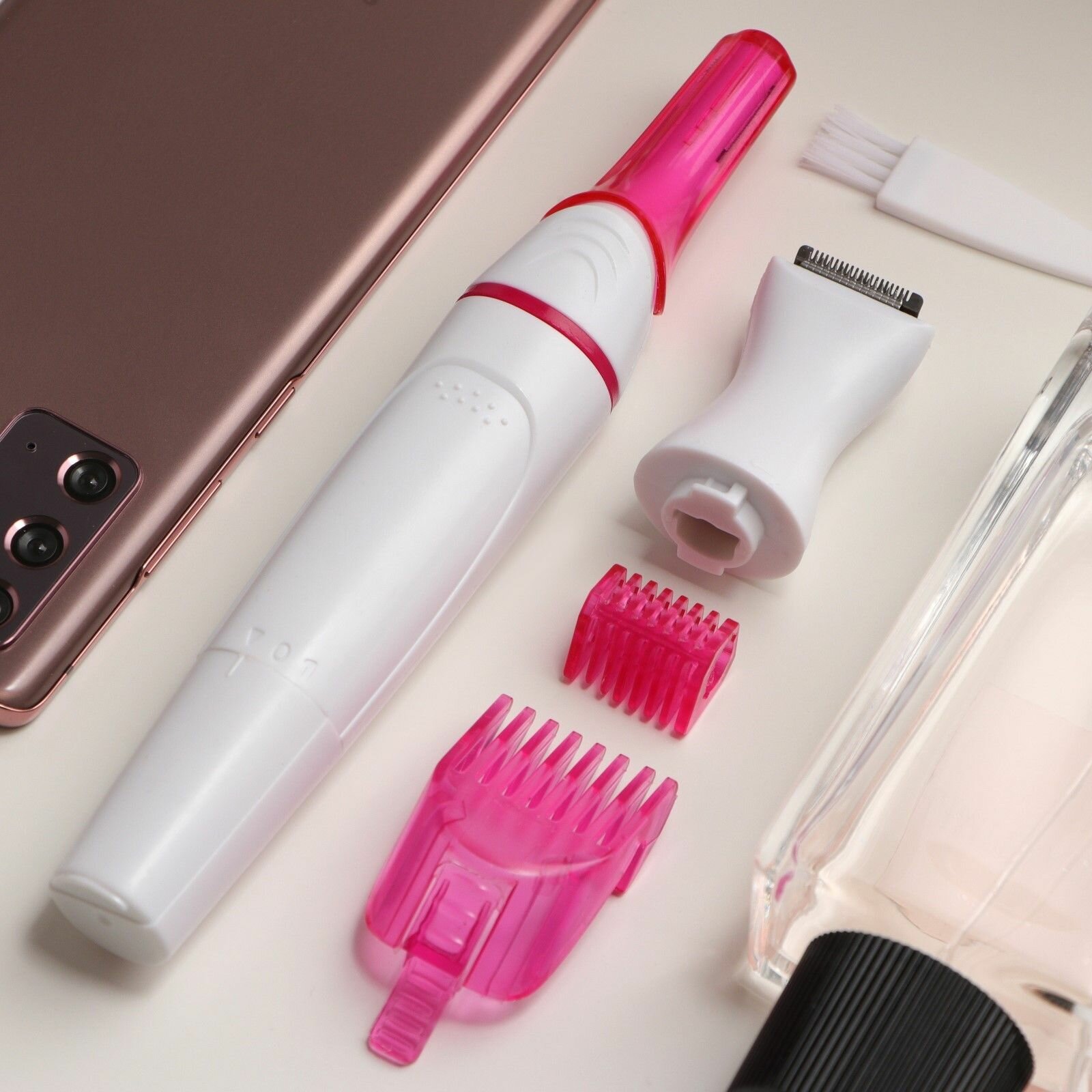 Депилятор для лица и зоны бикини LuazON LEP-08, 1*АА (не в компл.), бело-розовый