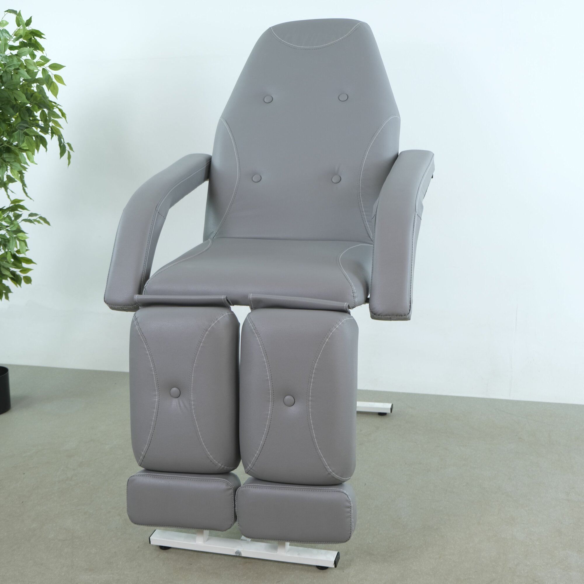 Педикюрное косметологическое кресло кушетка NARCIS+ (Мастер Контрол 190Р)