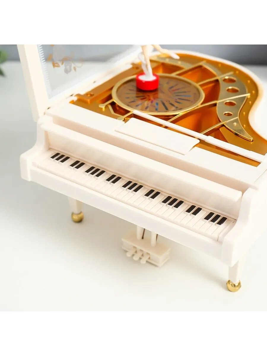 Механическая музыкальная шкатулка с зеркалом