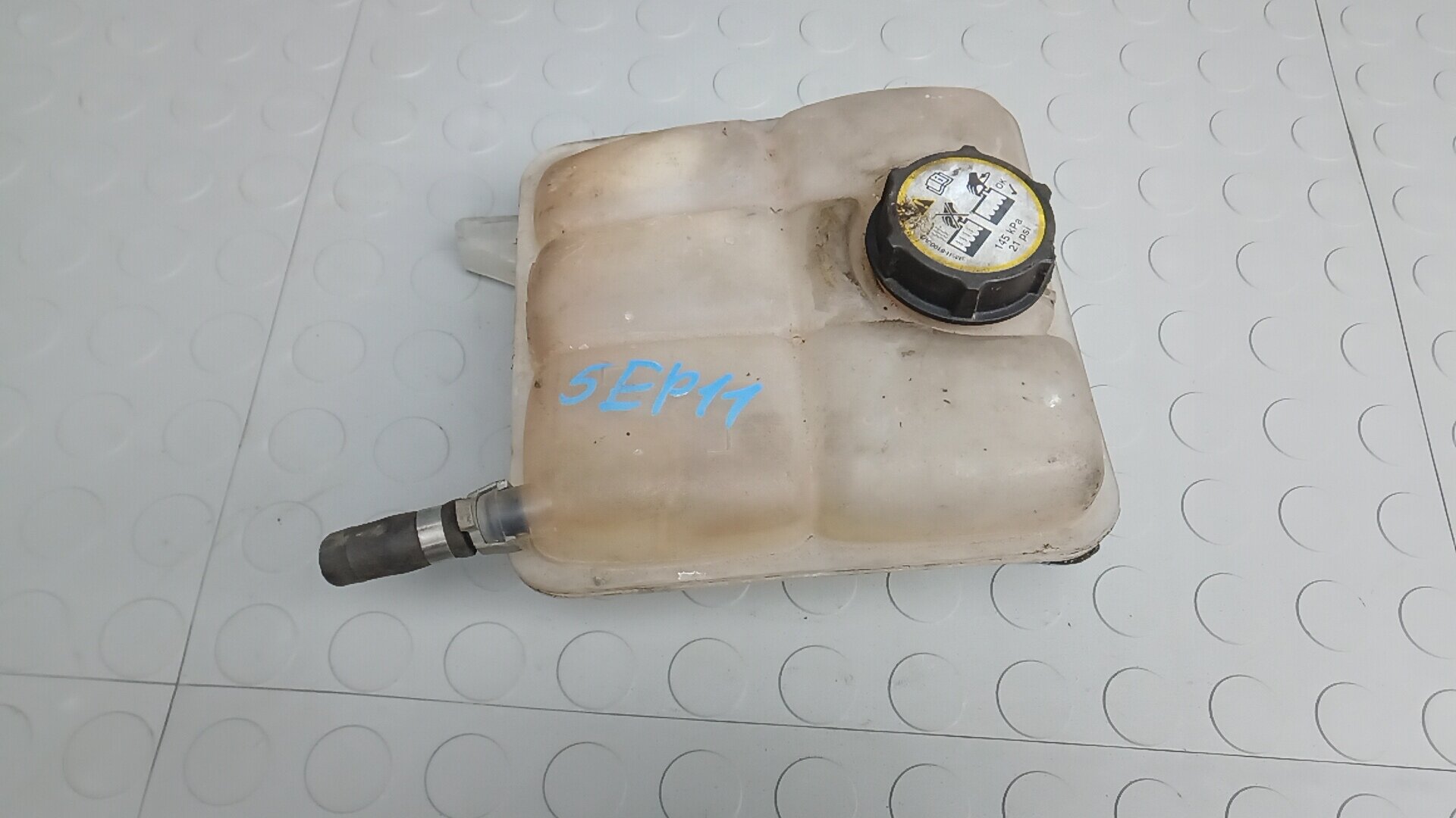 Бачок расширительный FORD KUGA 1