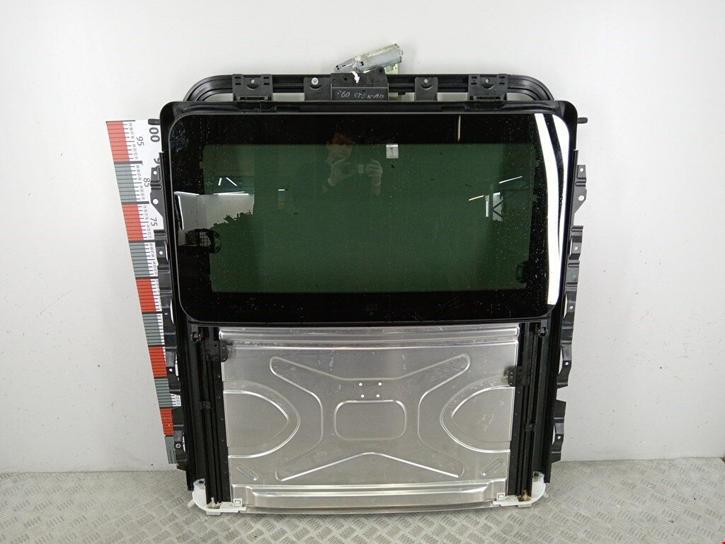 Люк BMW 5-Series (E60/E61) 54137033544 арт. 2238767