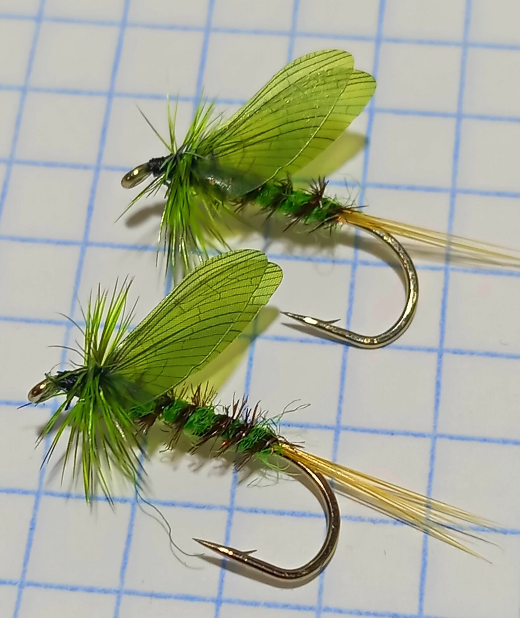 Мушка верховая. Для ловли хариуса и другой рыбы. На одинарном крючке номер 10. Набор 2 штуки.