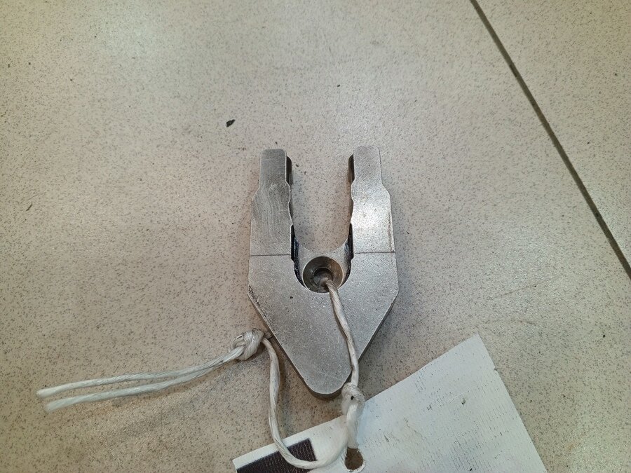 Кронштейн форсунки от Nissan Pathfinder R51 2005-2014