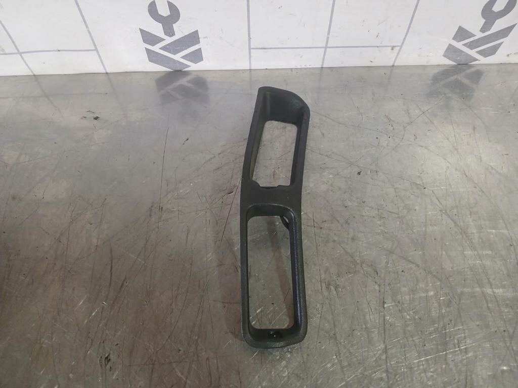 Накладка двери передней правой Audi 80 90 B3 86-91