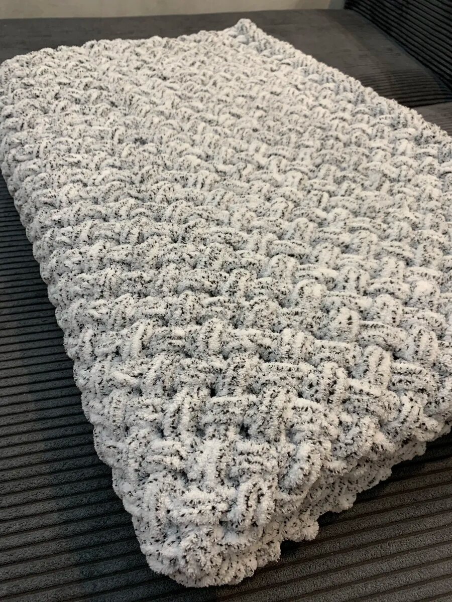 Плед 140 x 160 Ручная работа из Alize Puffy