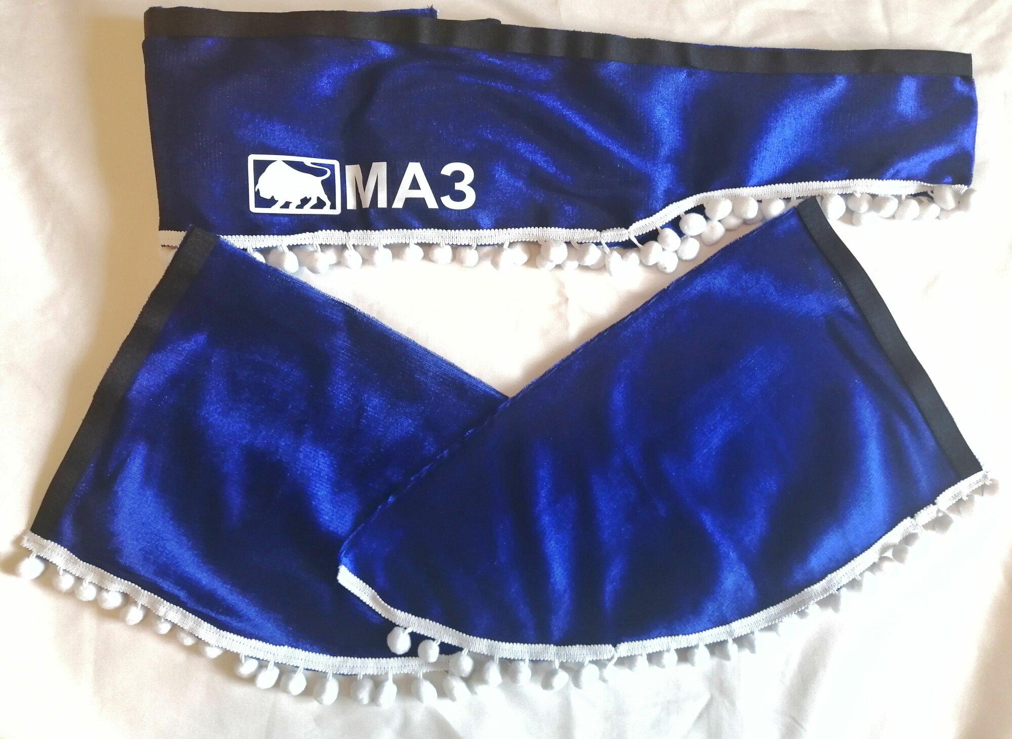 Ламбрекен для авто МАЗ на лобовое и боковые стекла, ширина 2.20м , синий с белым шариком