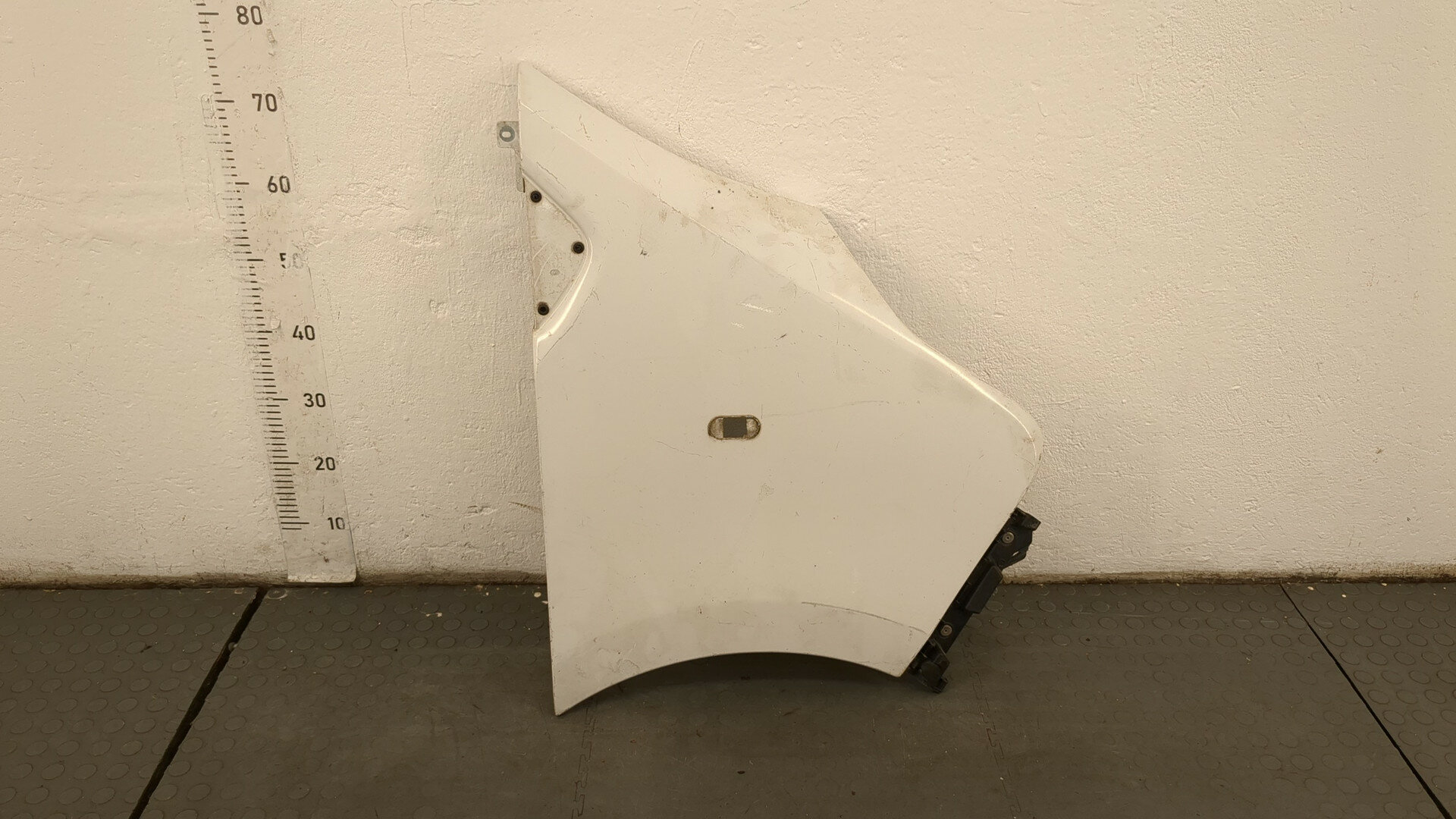 Крыло правое переднее Opel Vivaro Б/У