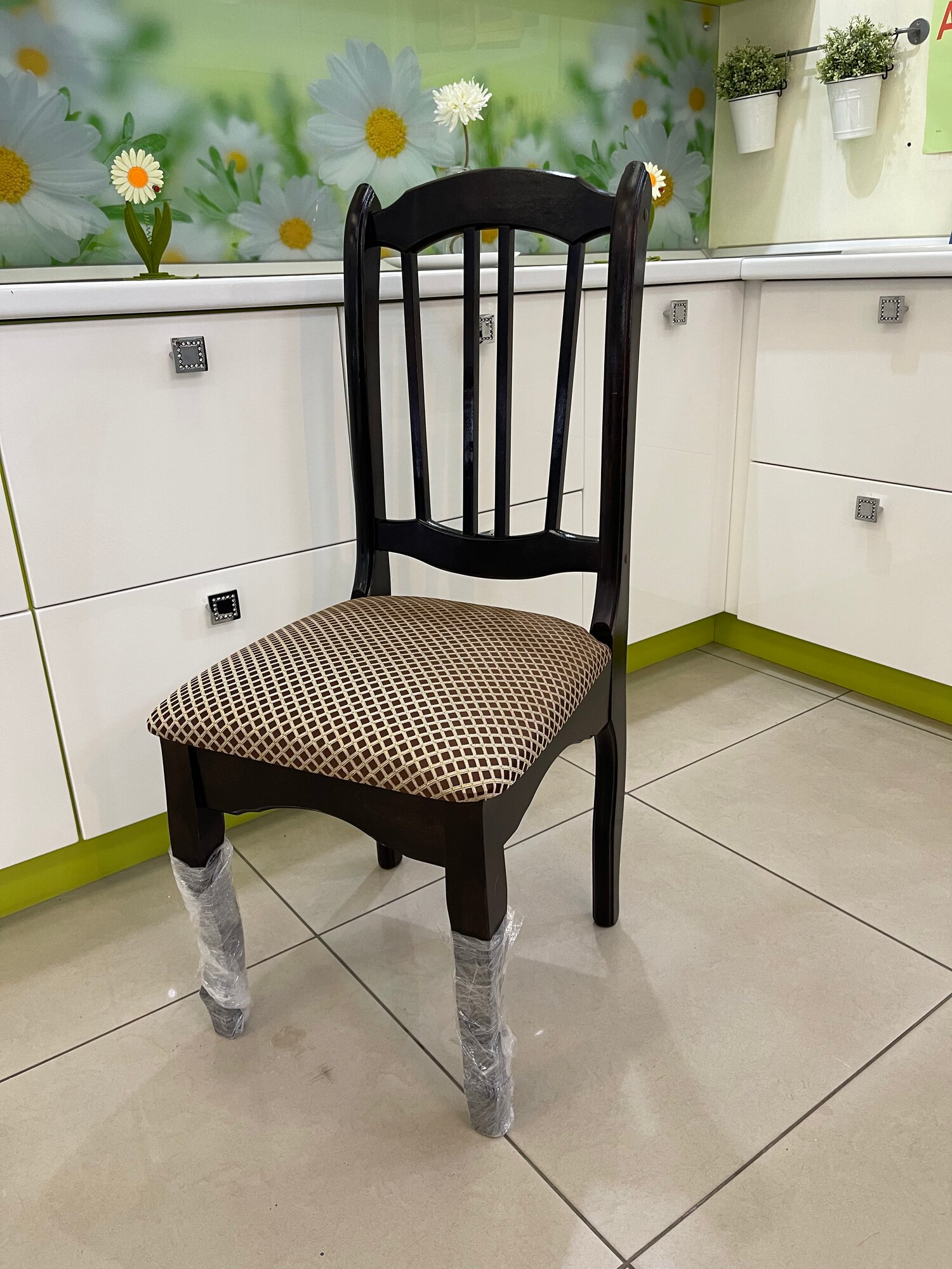 Стул, массив берёзы, мягкая спинка, высота 96см, высота сиденья 45см. крепление металл. цвет венге