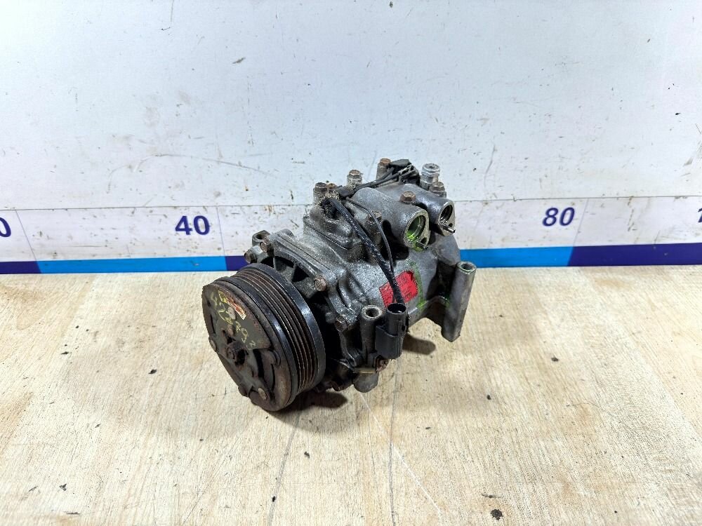 Компрессор кондиционера Mitsubishi Galant