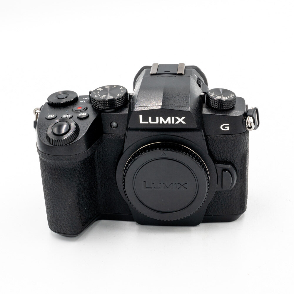 Беззеркальный фотоаппарат Panasonic Lumix DC-G90 Body