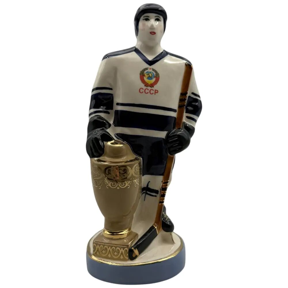 Фарфоровая статуэтка "Хоккеист с Кубком", 2020-2024 гг, Вербилки, Россия (синий)