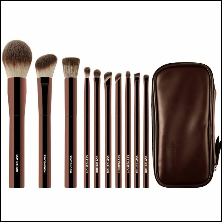 Эксклюзивный набор AMBIENT SOFT GLOW из 10 кистей для макияжа от HOURGLASS BRUSH предназначен новичкам