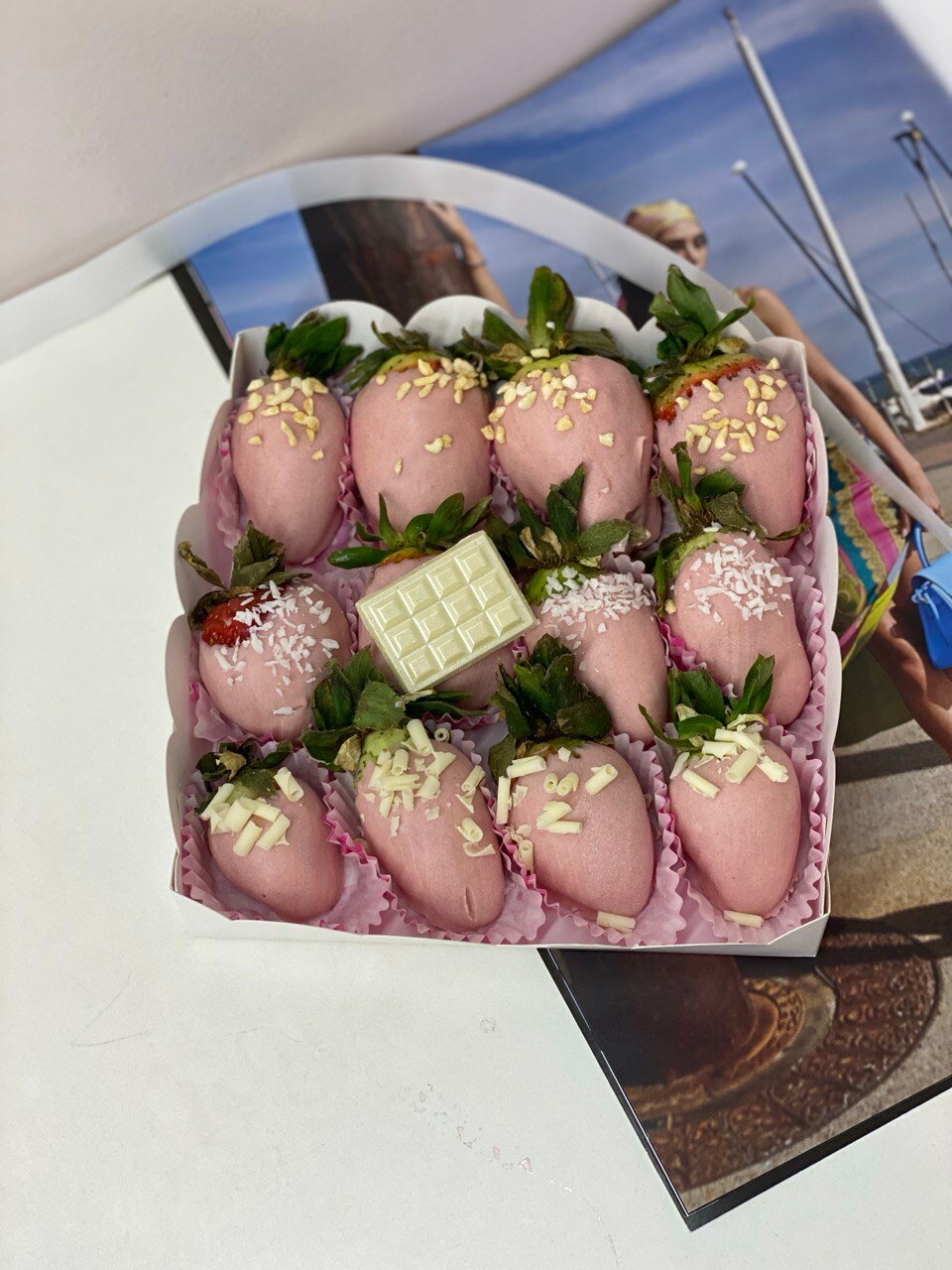 Подарочный набор на годовщину Клубника в шоколаде Подарок близким Размер S (9-12 ягод)