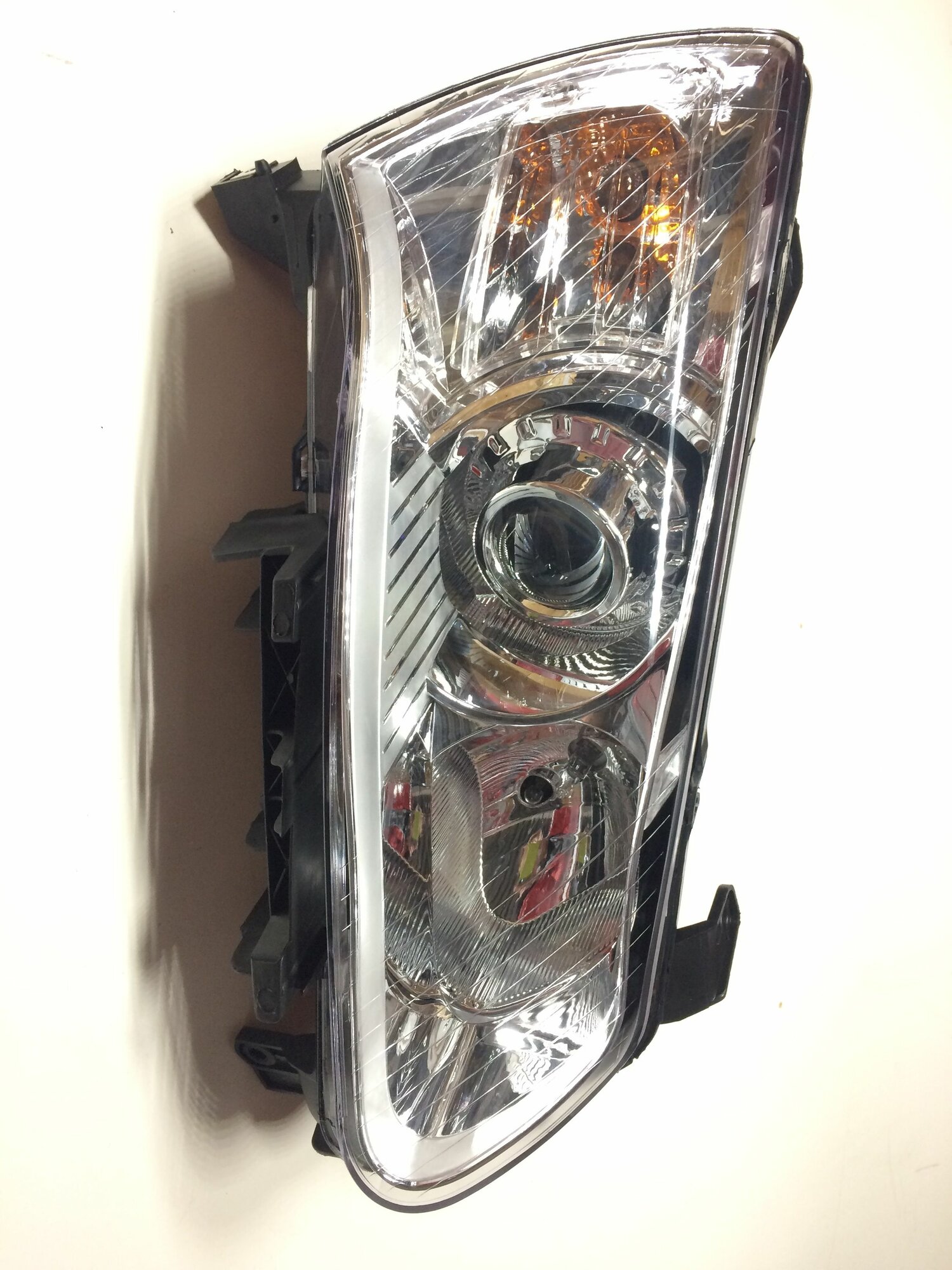 Фара передняя правая Emgrand EC7, FE-2, хетчбек (1067002010)