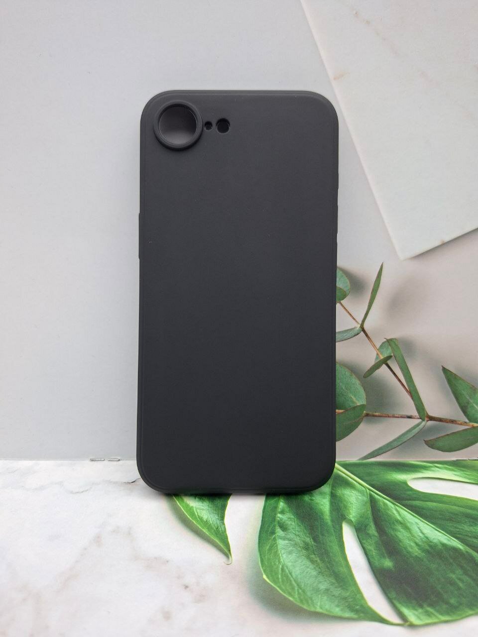 Силиконовый чехол на iPhone 16e/17e защитный
