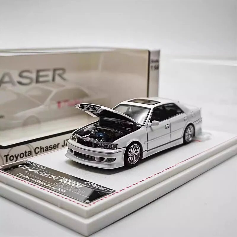 Маisto Toyota JZX100 MK6 Chaser 1:64 white