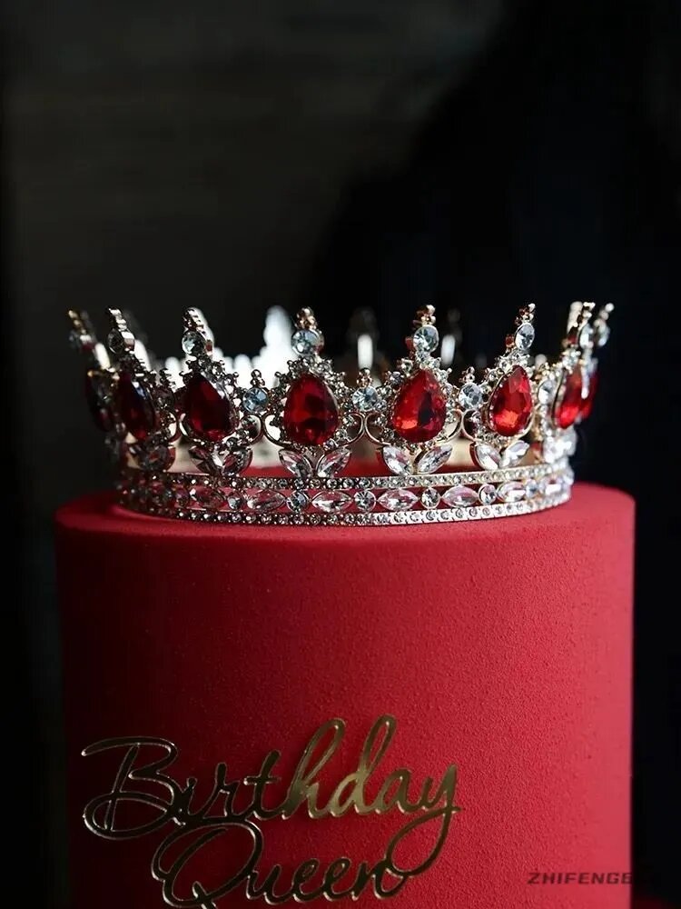 Топпер для торта, набор "Red Fire Crown Set" с короной, топпером "Birthday Queen", свечами "Happy Birthday", 1 уп. — фото 1