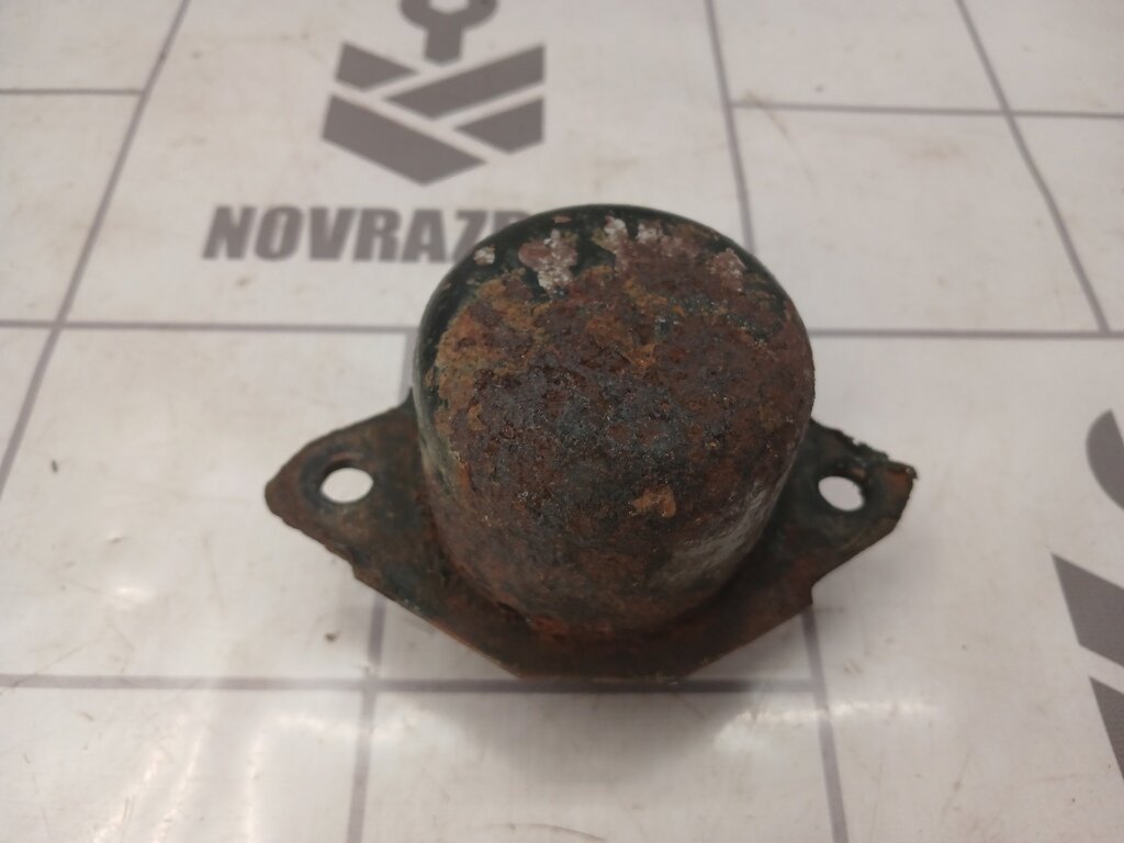 Опора КПП VW Golf 3 Vento 91-97