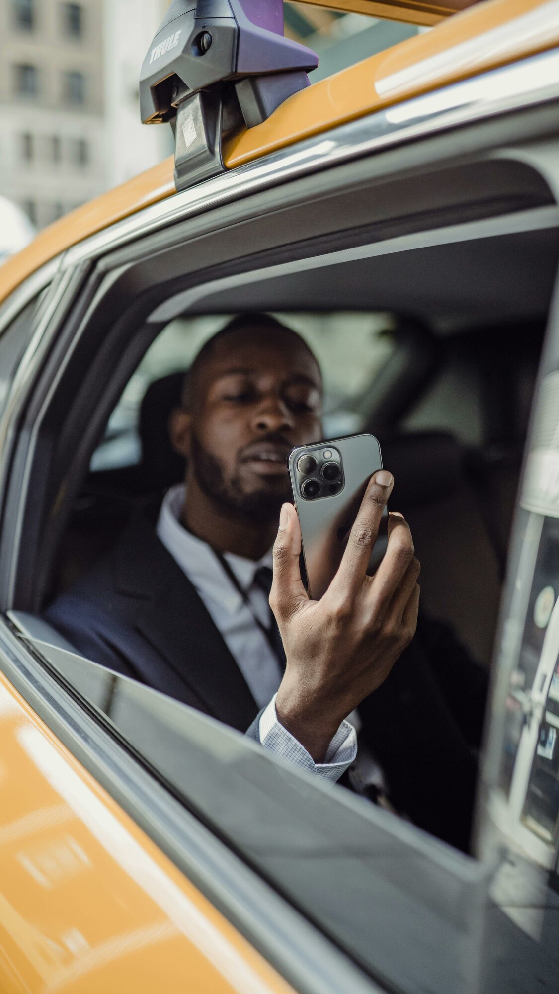 Картина на холсте 60x110 LinxOne "Автомобиль, интерьер для дома / декор на стену / дизайн