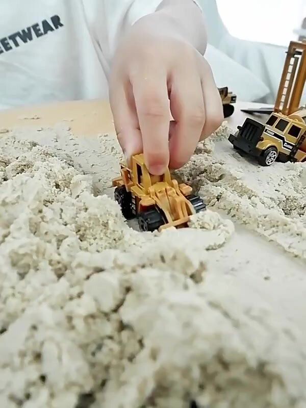 Двухэтажный транспортный грузовик с тягачом 1:50 (инженерная + городская серия)