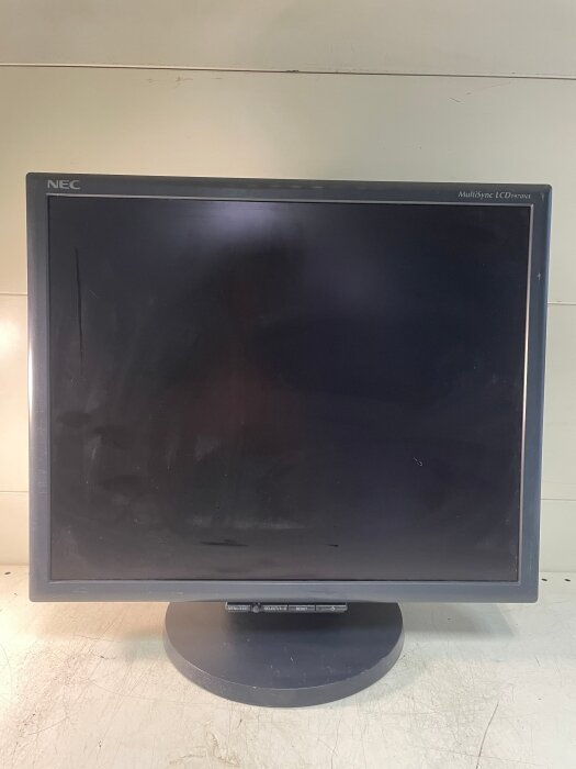 Монитор уцененный ЖК 19" 5:4 NEC 1970NX черный VGA DVI-D без колонок