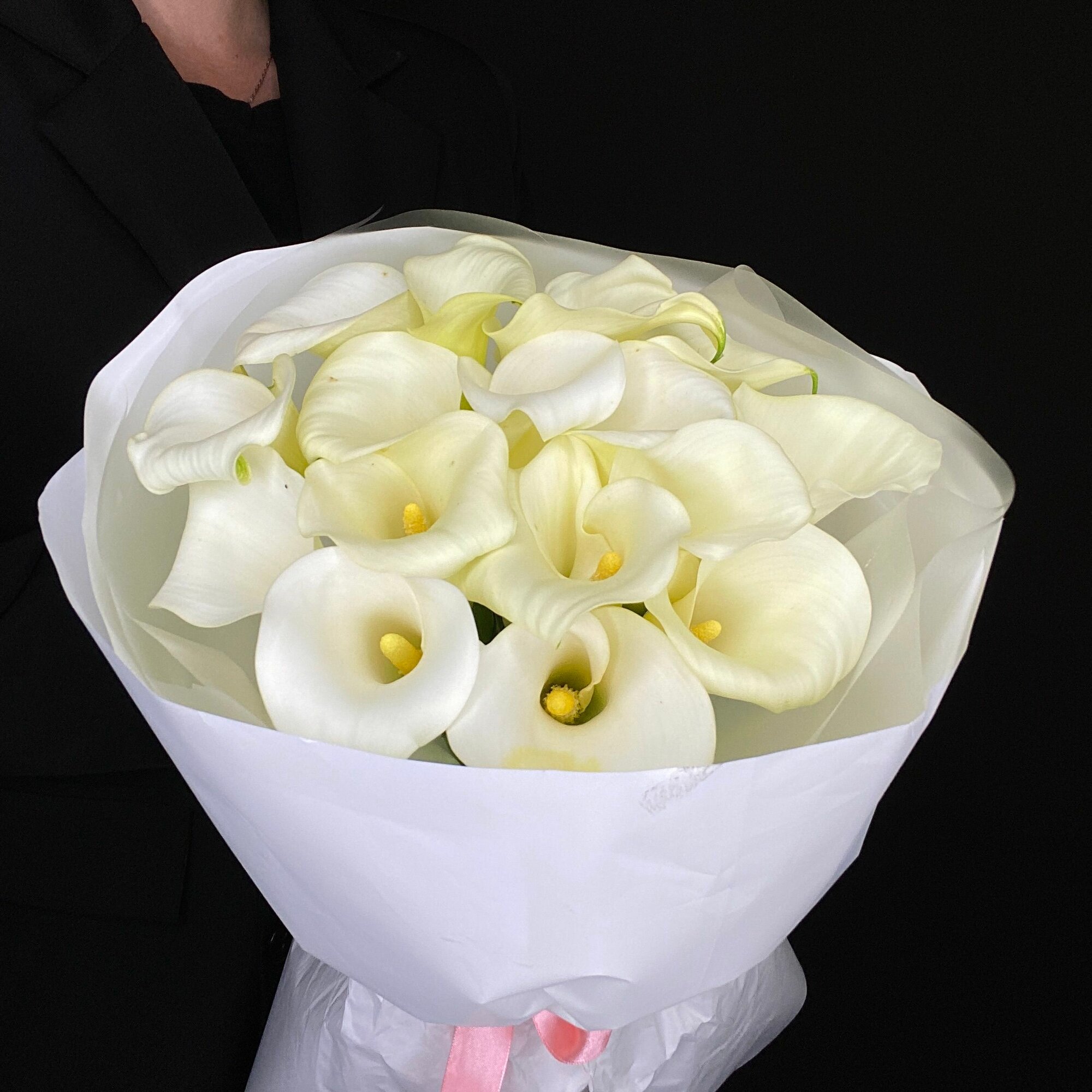 Нежные каллы (каллы 15 шт), высота букета 40 см, ширина 15 см