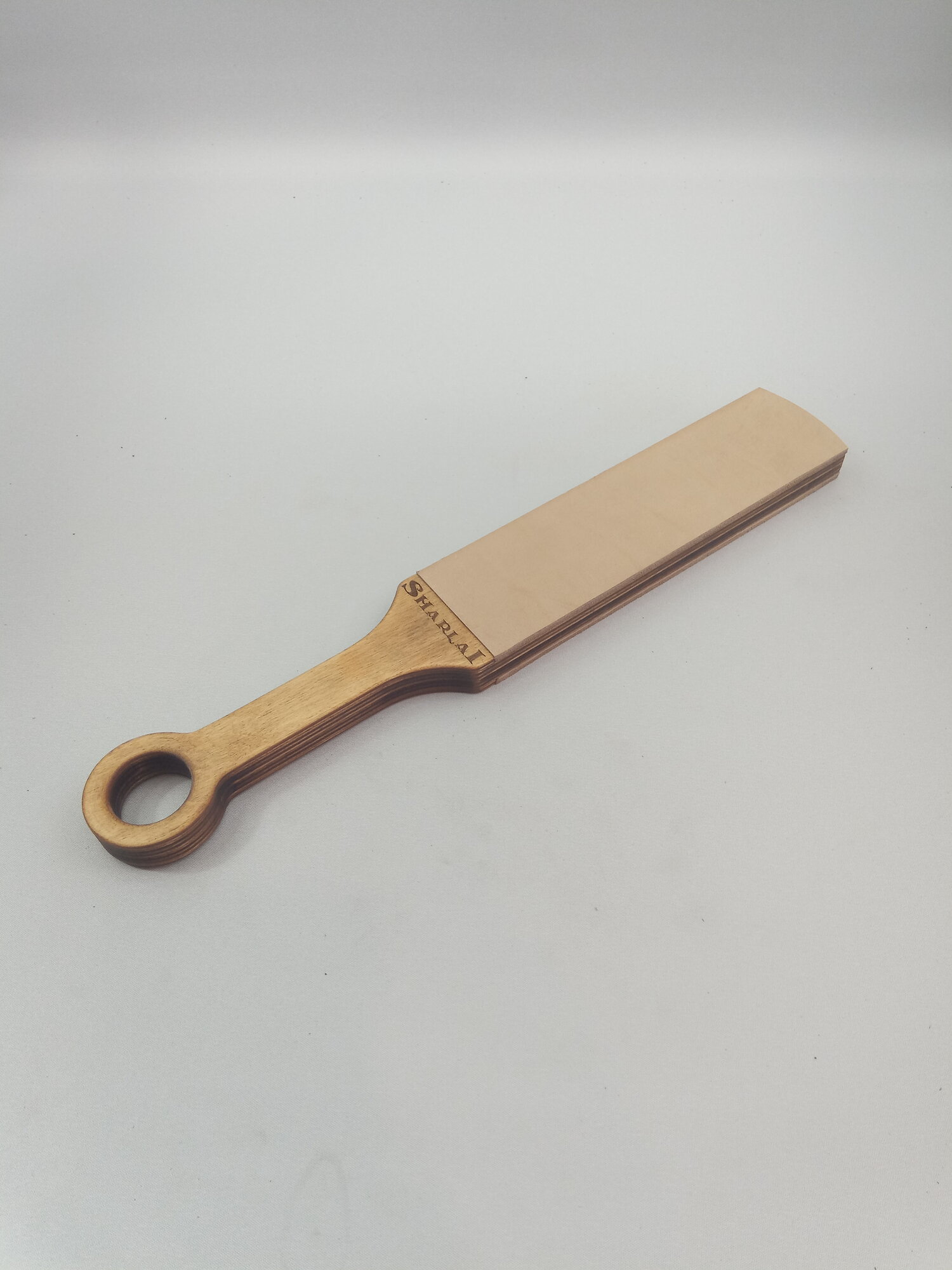 Б-030 Брусок для правки - доводки опасных бритв, ножей, режущего инструмента профессионалов (кожа 3 - 3.2мм. натуральный)