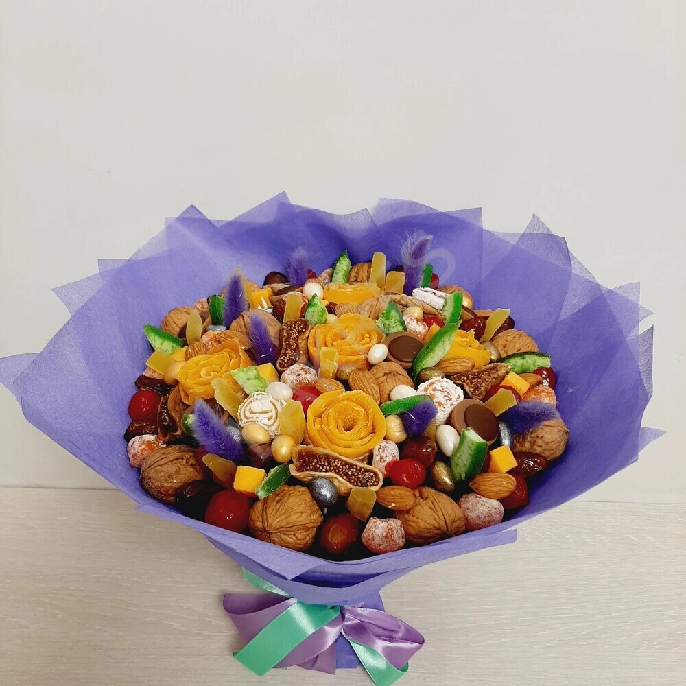 Съедобный букет из сухофруктов LAKRES "Осенний вальс", диаметр 26 см