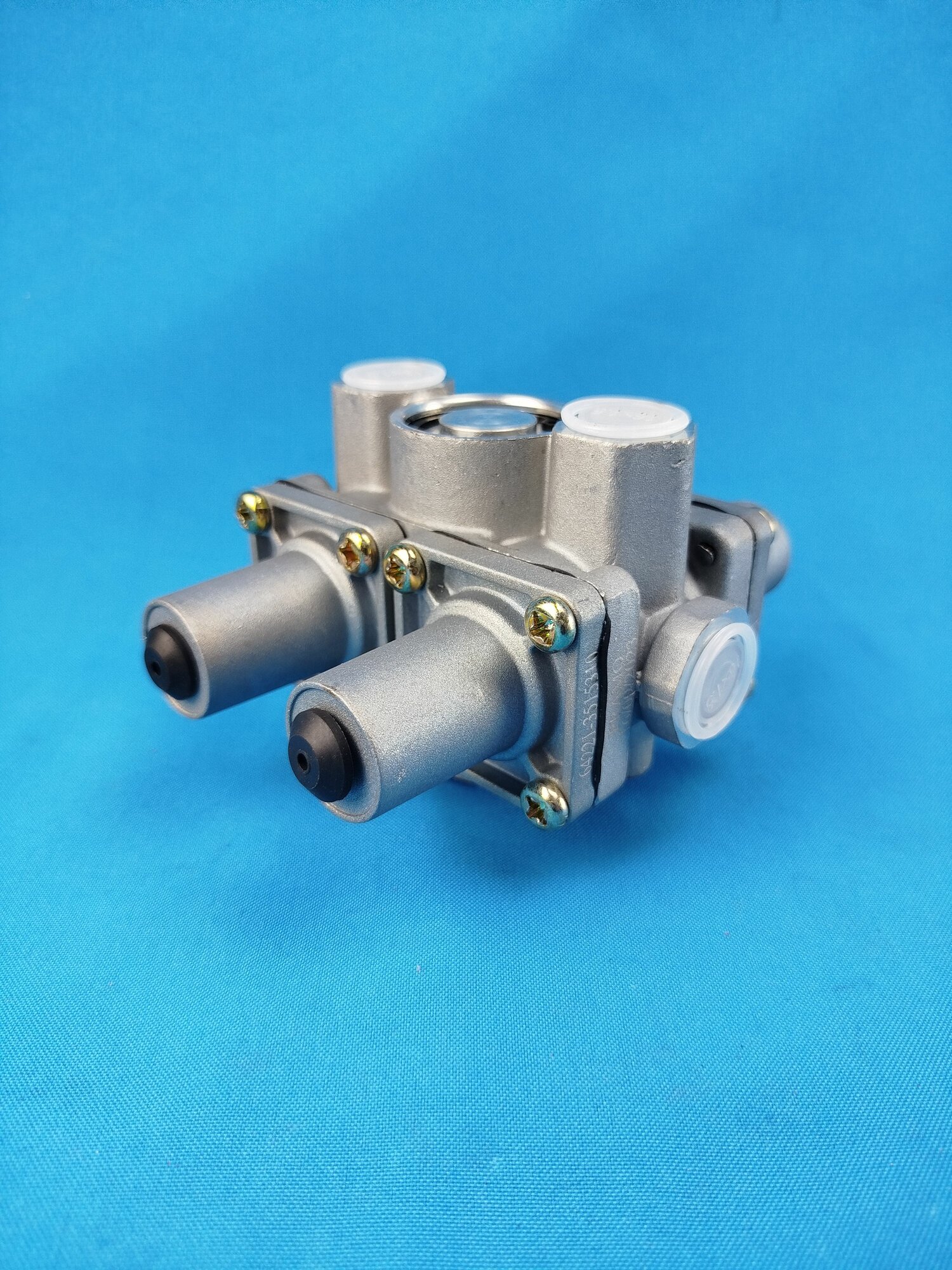 Клапан защитный "прамо" для автомобилей КамАЗ 4308, 4350, 5350, 6350 4-х контурный