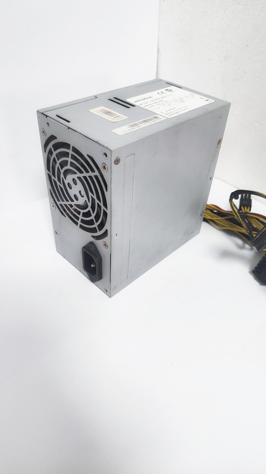 Блок питания IN WIN RB-S400T7-0 400W 24+4+6pin