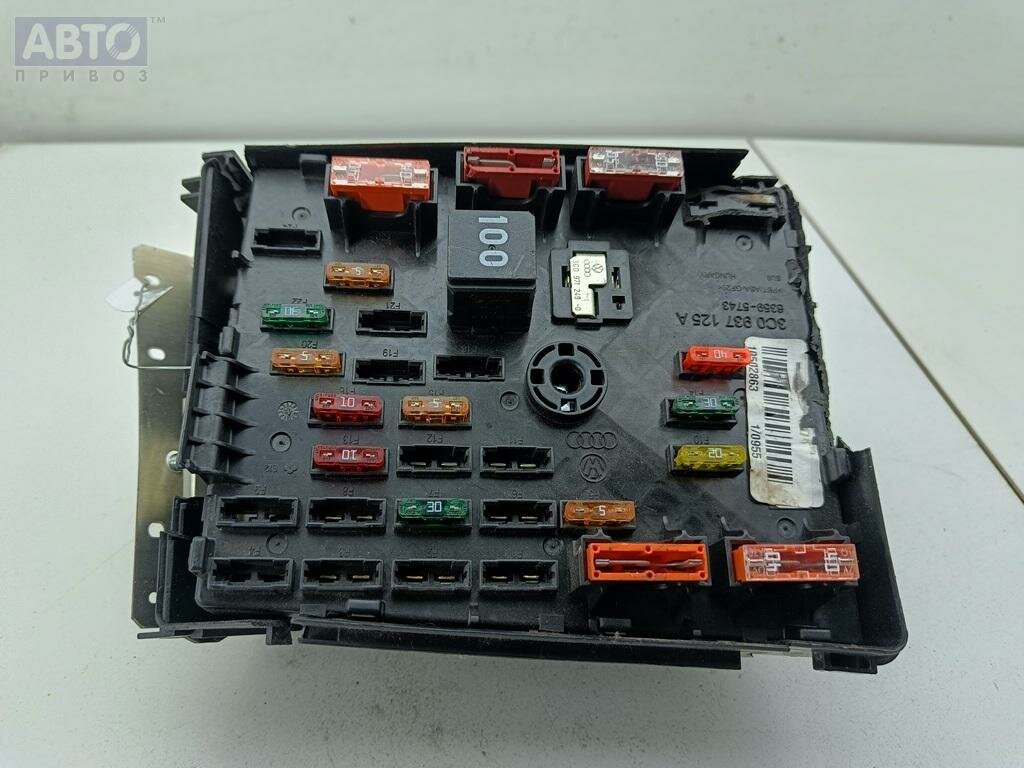 Блок предохранителей Volkswagen Passat B7
