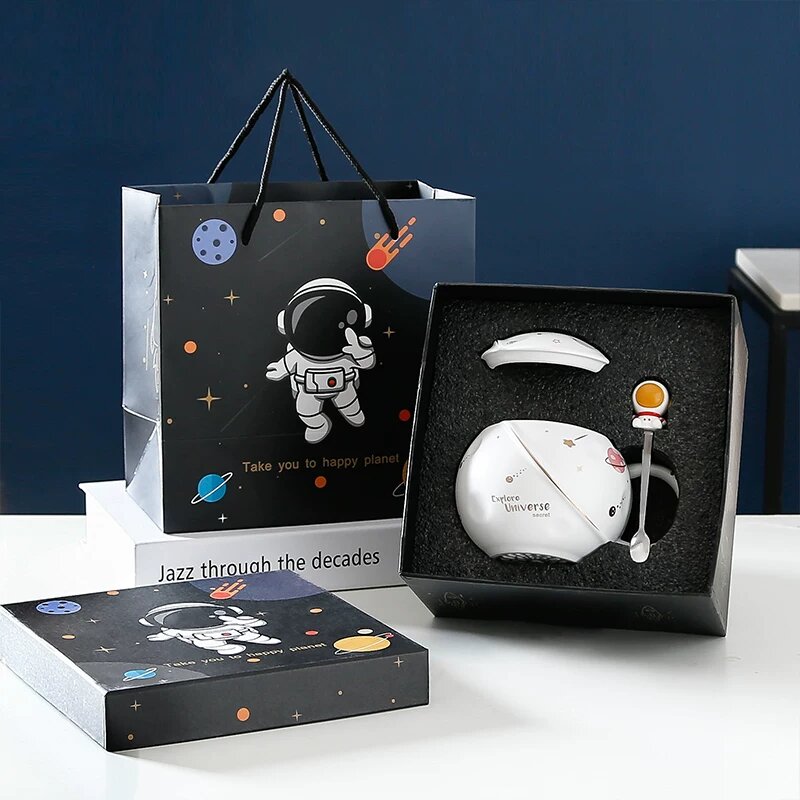 Белая керамическая кружка с подогревом, крышкой, ложкой и подарочной упаковкой