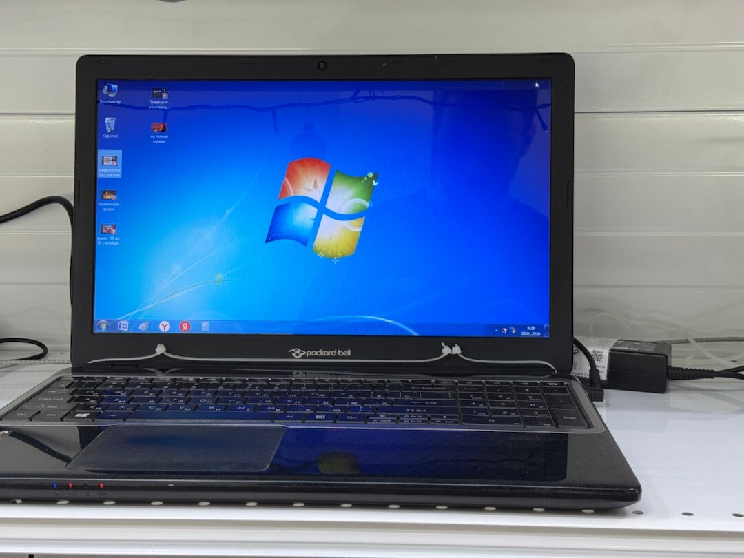 ноутбук Packard Bell ENLG81B с процессором Intel Celeron Б/У Уценка