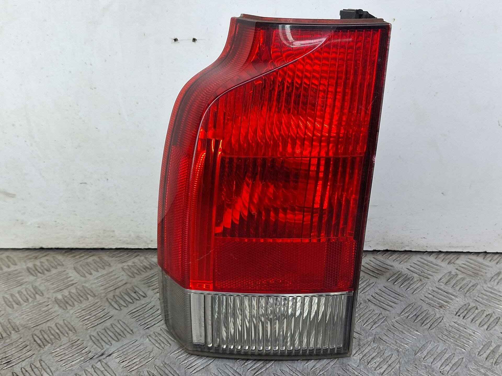 Фонарь задний левый Volvo V70 2 2001 9154497