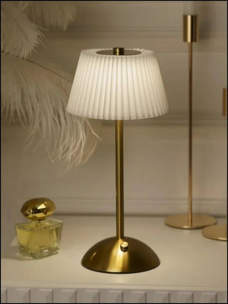 Эксклюзивный светильник для стола