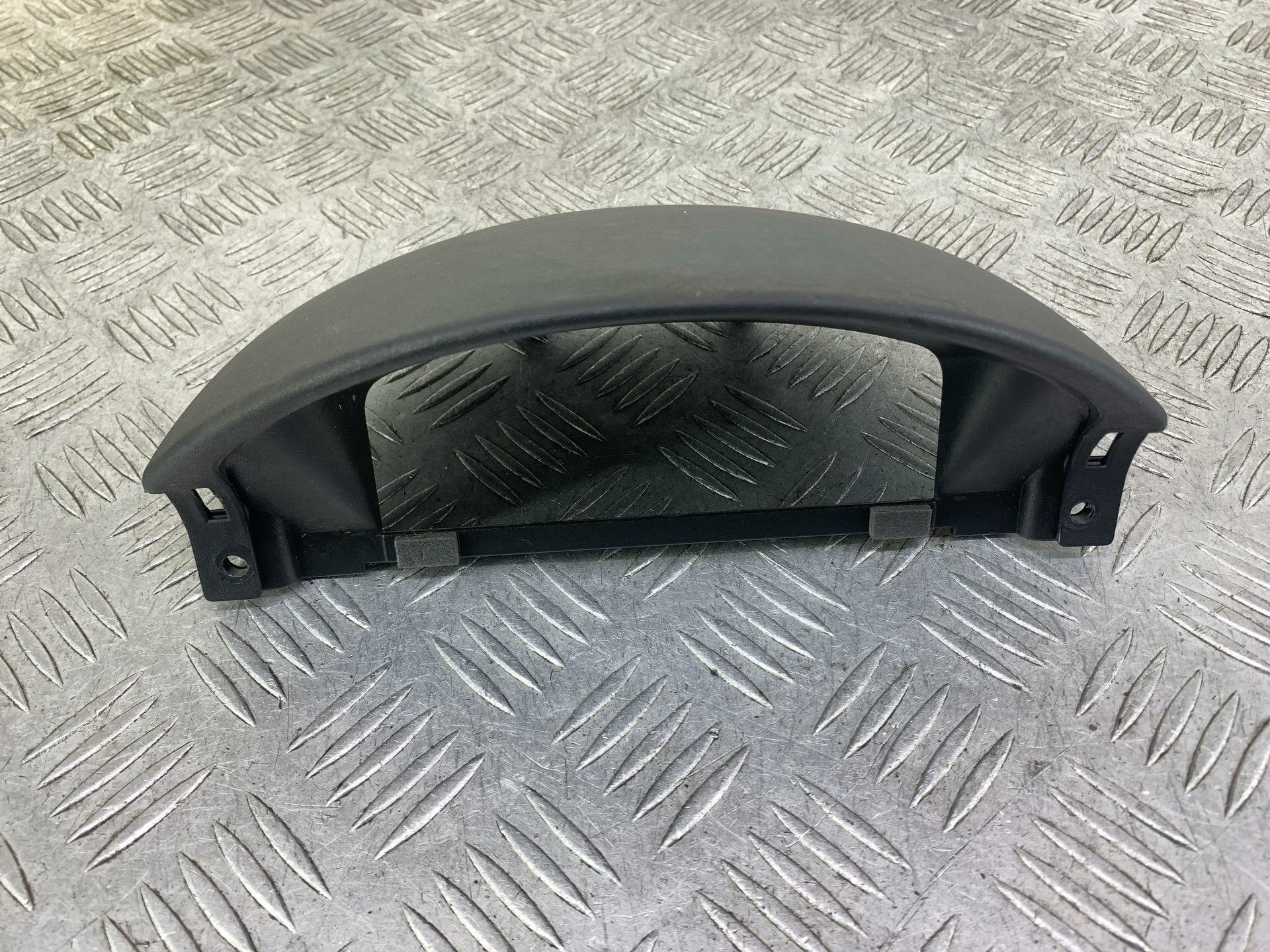 Рамка монитора Opel Corsa C 2003 09114457