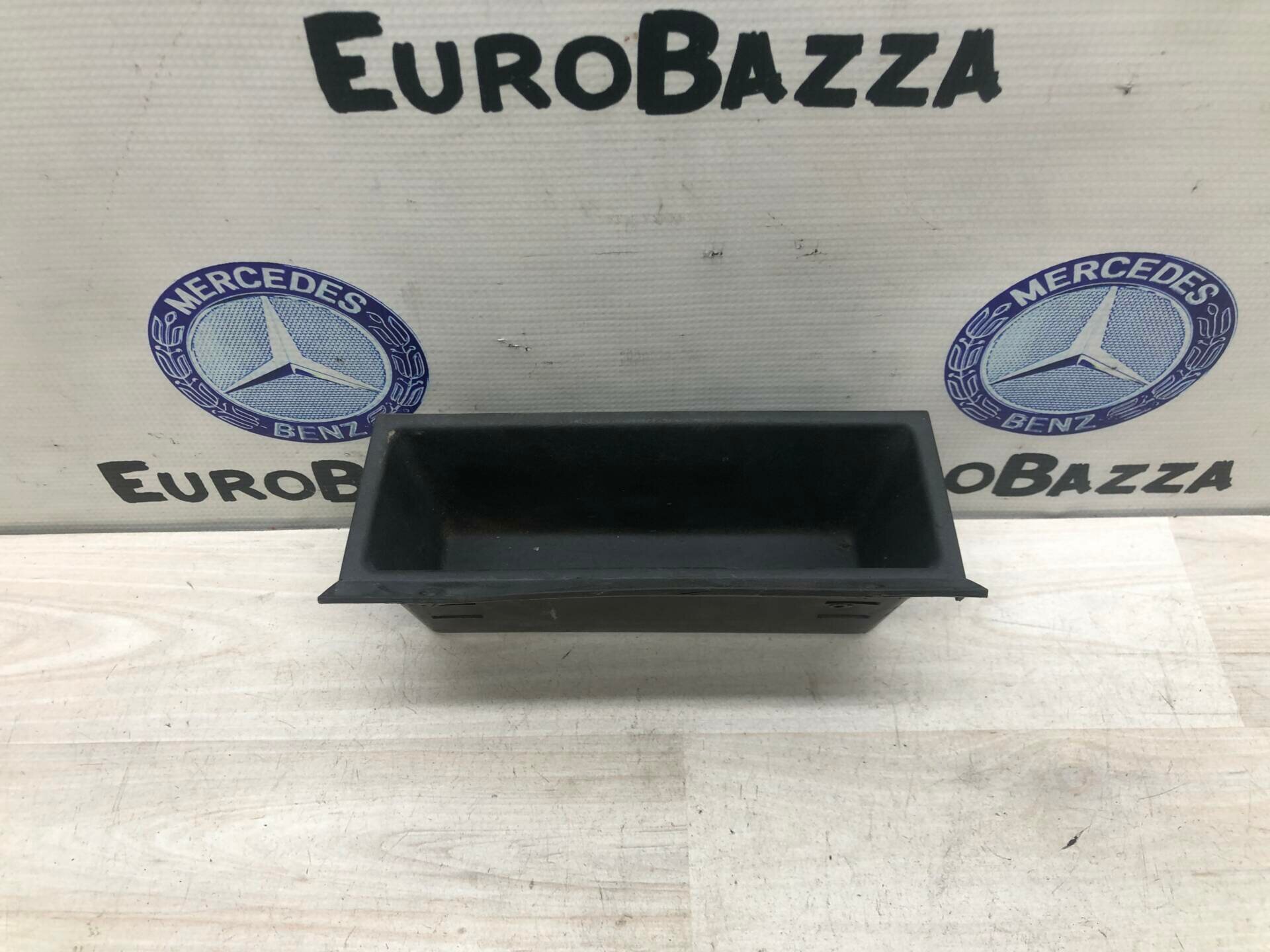 Вещевой ящик передней панели Mercedes W202 A2026830091