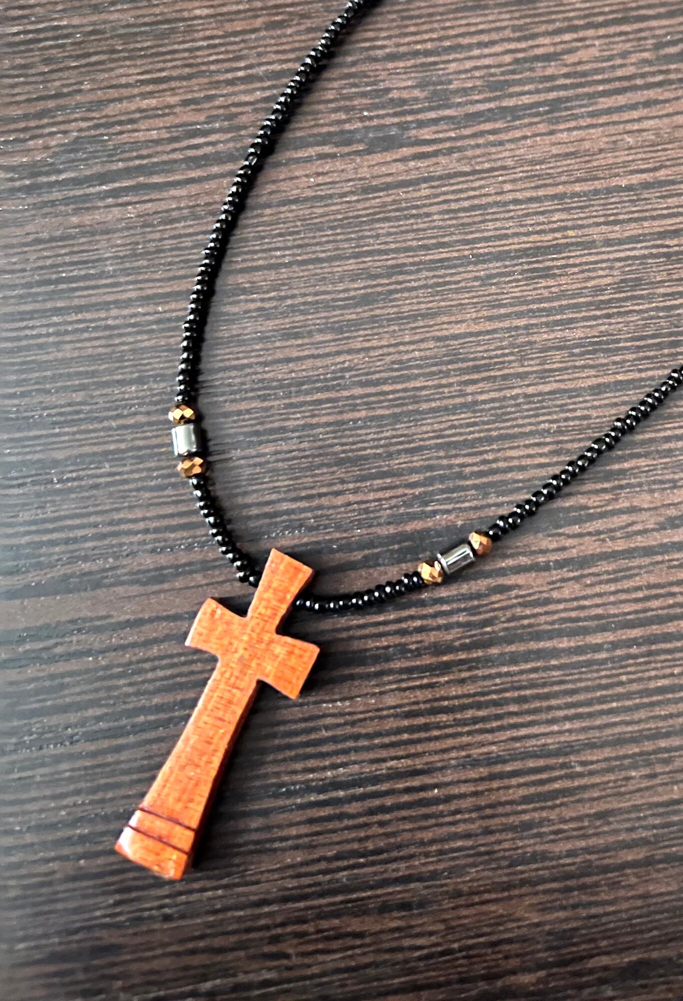 Крестик, гематит