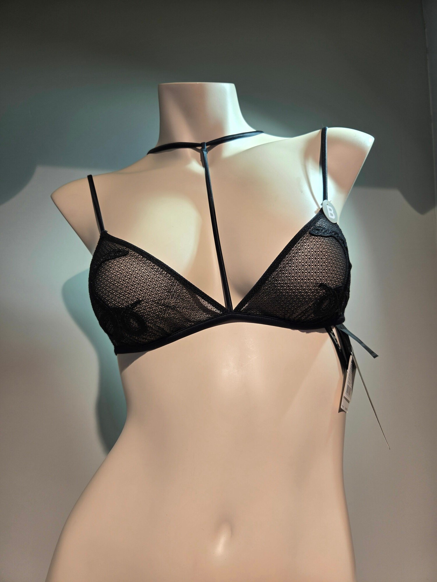 Бюстгальтер-невидимка