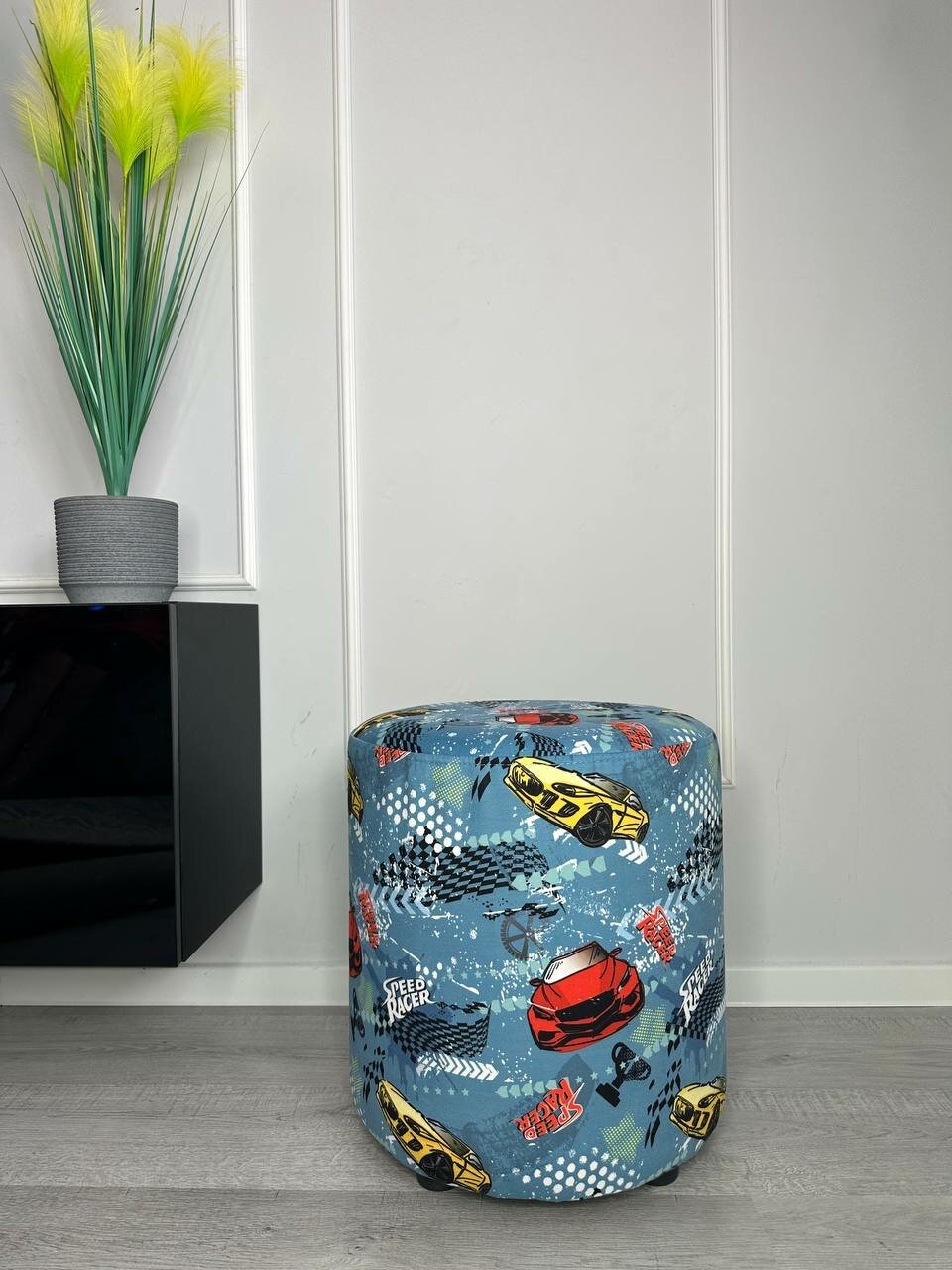 Круглый детский пуфик с машинками