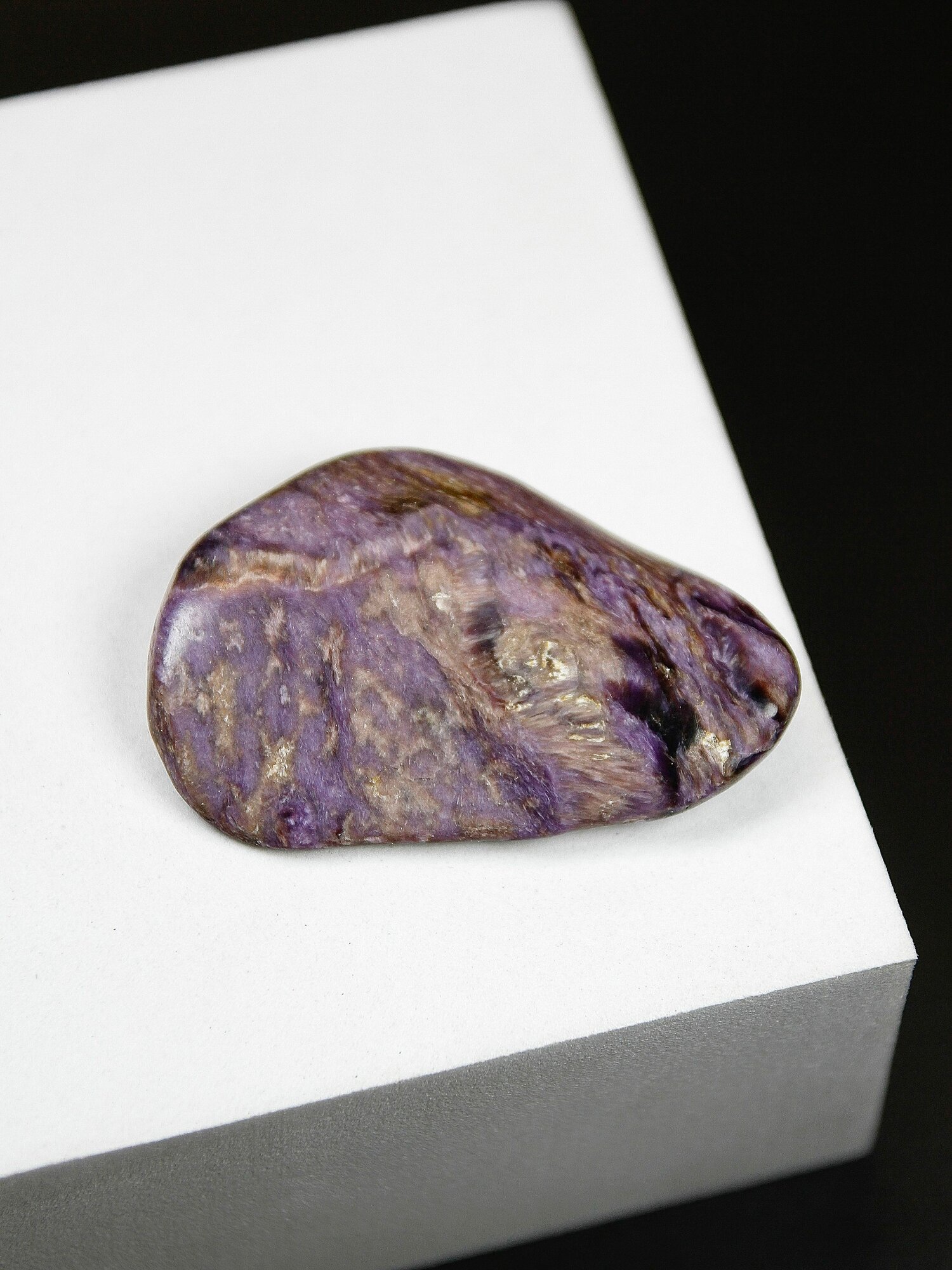 Оберег, амулет Чароит - 4-5 см, натуральный камень, самоцвет, галтовка, 1 шт - дарит умиротворение