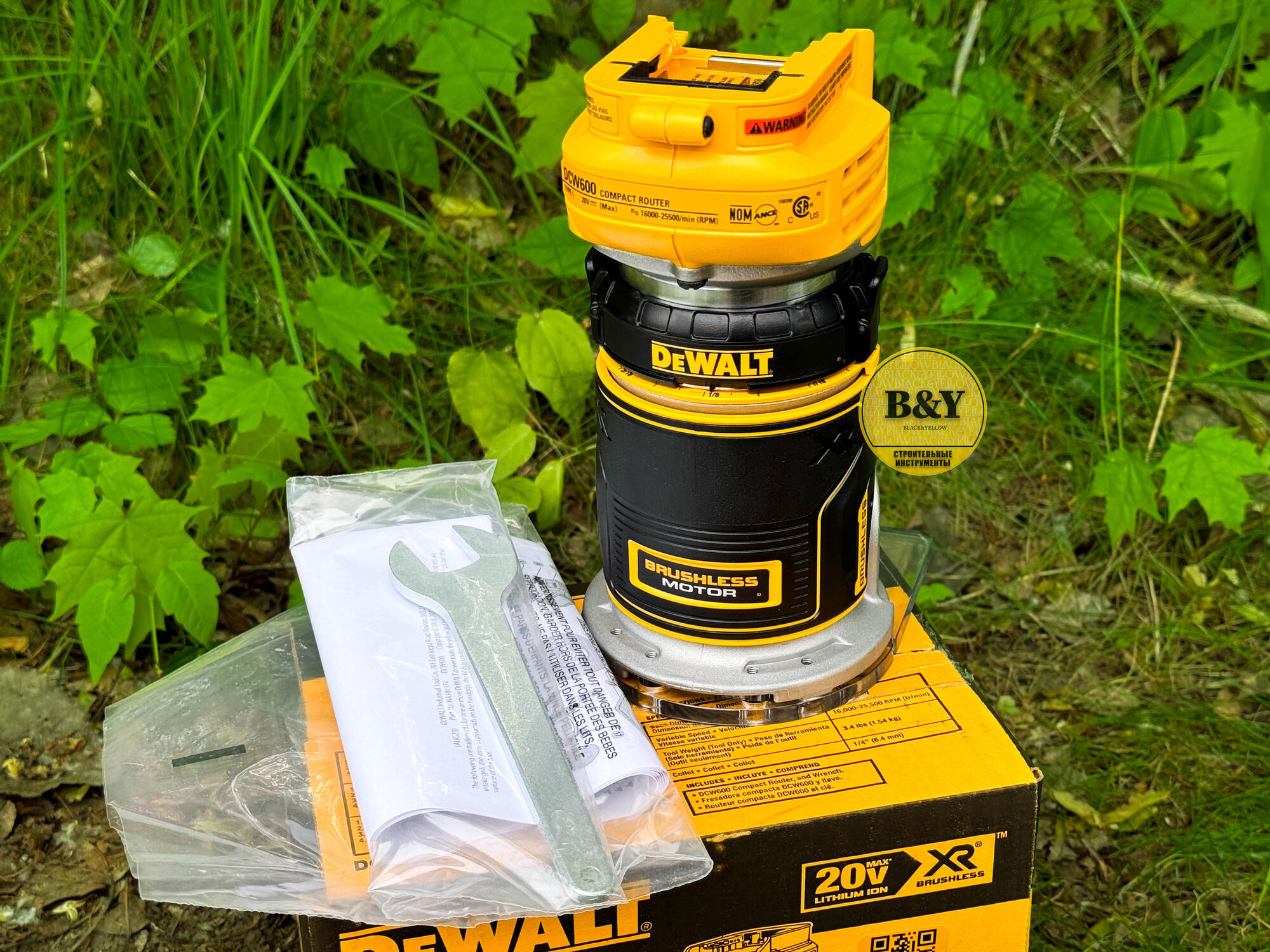 Бесщёточный аккумуляторный кромочный фрезер 20V MAX DEWALT DCW600B (без ЗУ и АБК)