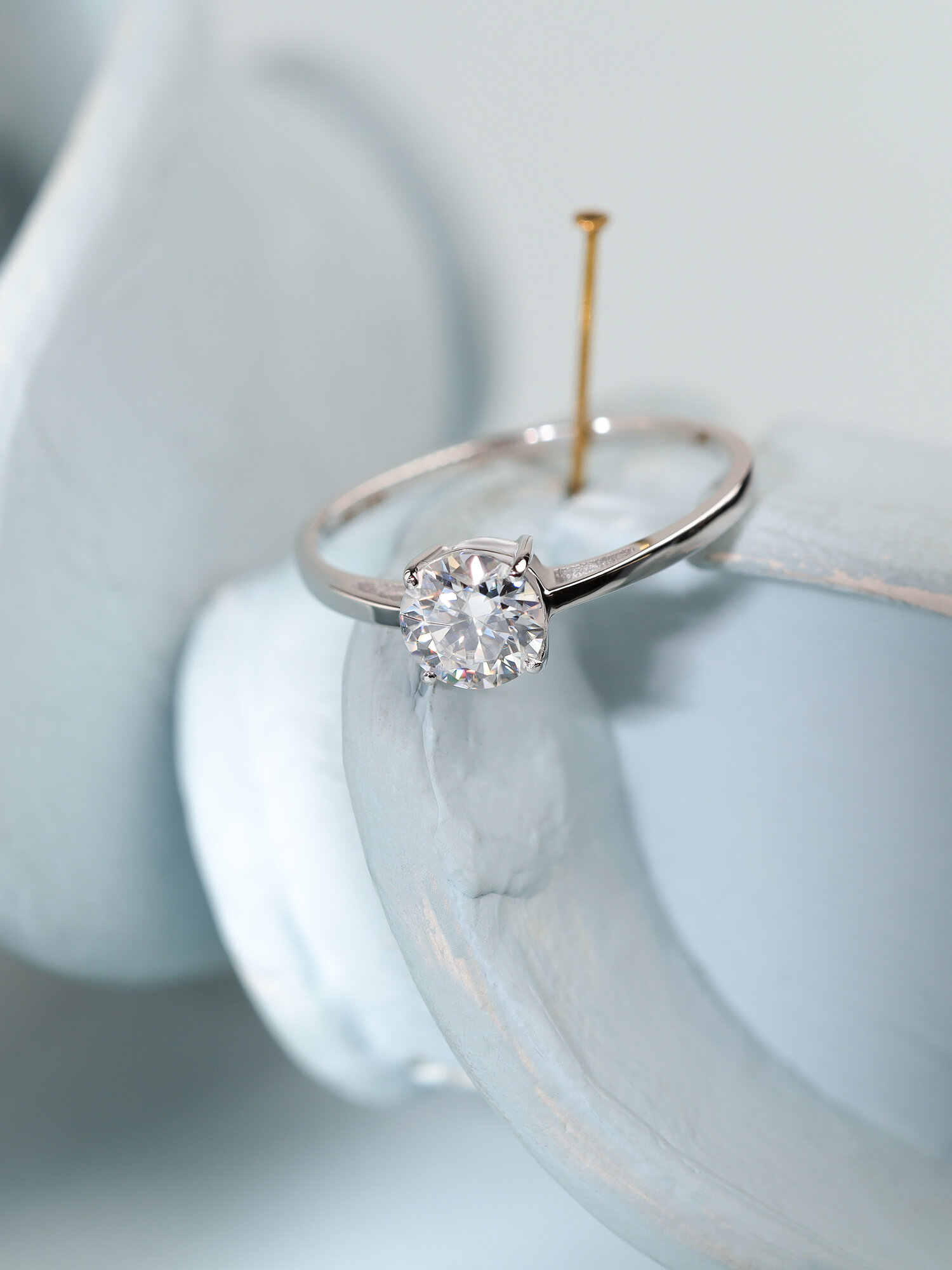 Кольцо, белое золото, 750 проба, муассанит