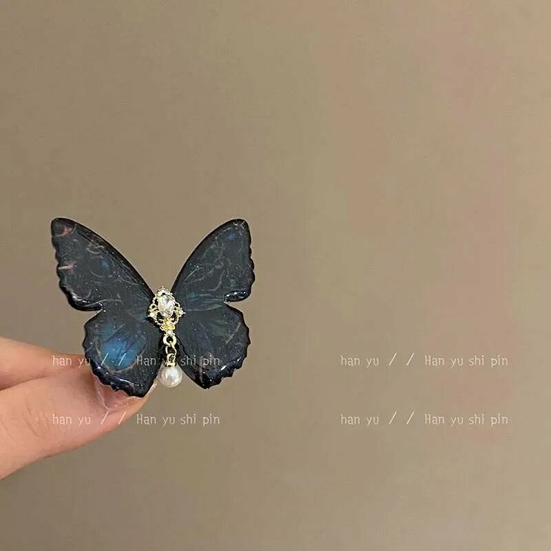 Элегантная диадема с кристаллами — стильный аксессуар для невесты, выпускного и торжественных событий