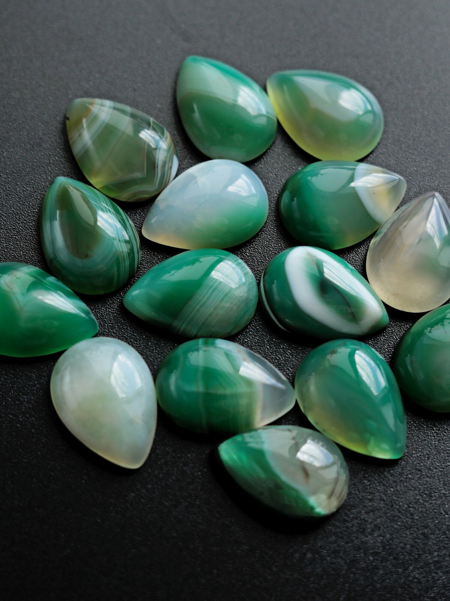 Кабошон Агат 3 шт, капля, цвет зеленый полосатый, 25x18x6-7 мм